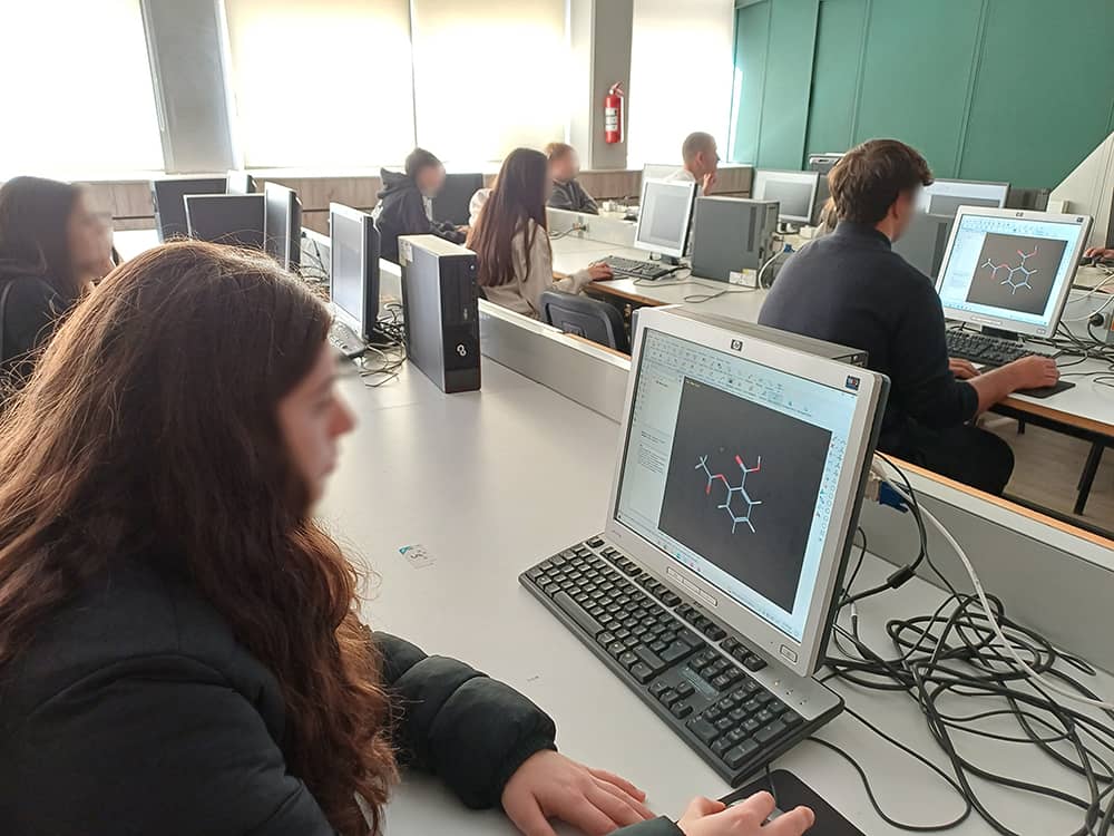 Εκπαιδευτική επίσκεψη μαθητών της Β΄ Λυκείου στο Τμήμα Φαρμακευτικής ...